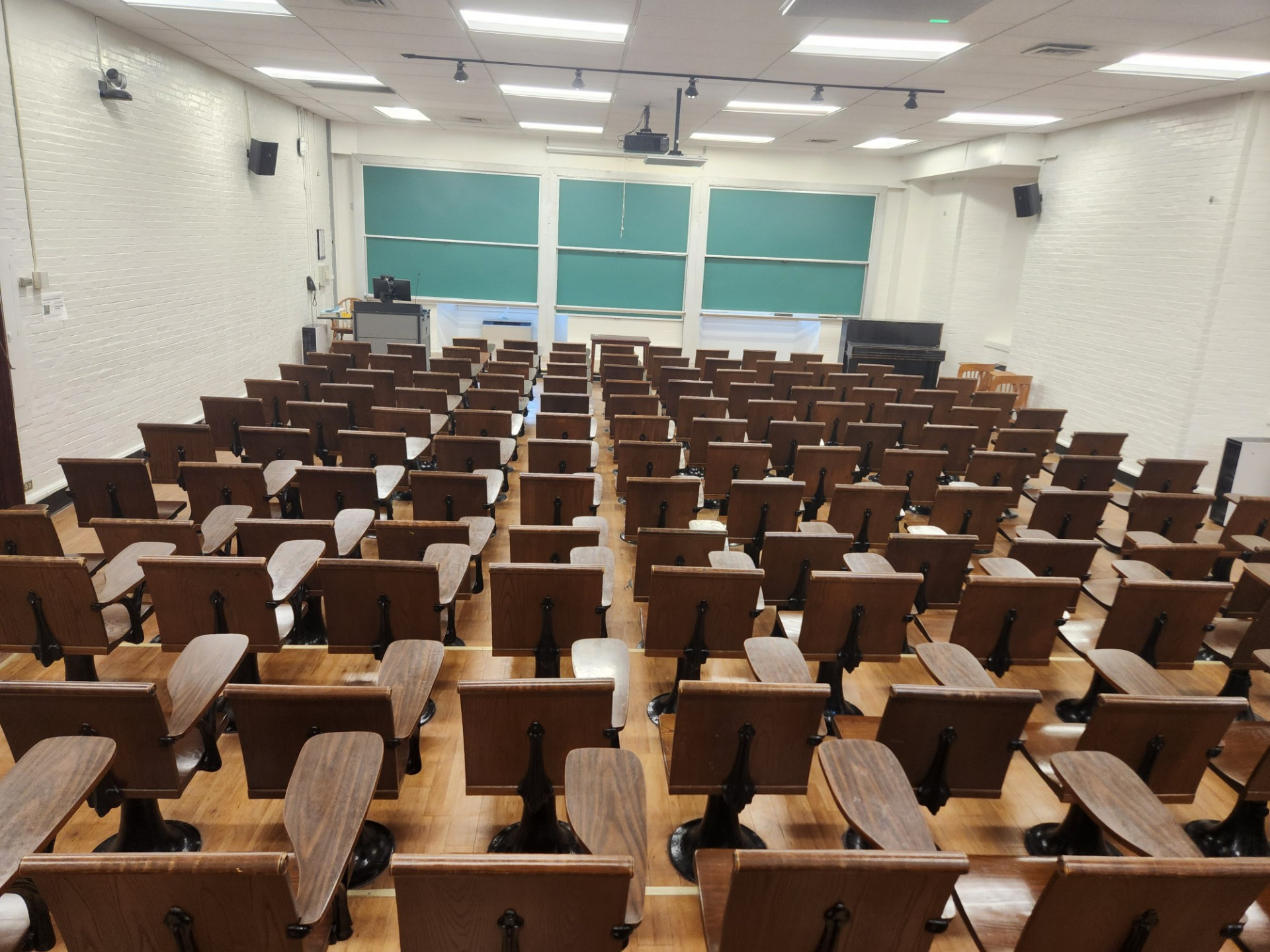 Mathematics Classroom Information and Photos | University Registrar
